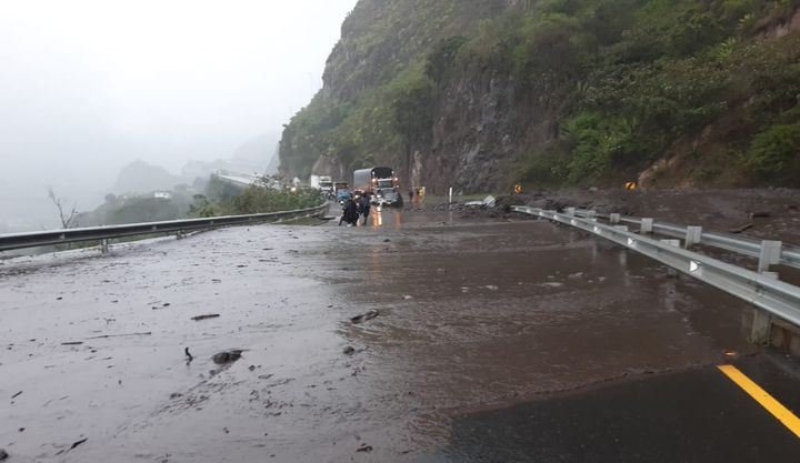 Lluvias mantienen paso restringido en vía panamericana Pasto - Ipiales ...