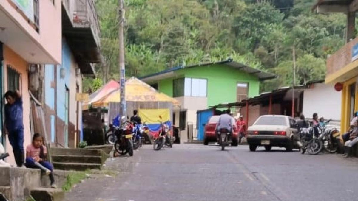 Indígenas Awá reducen bloqueos en la vía al mar - INFORMATIVO DEL GUAICO